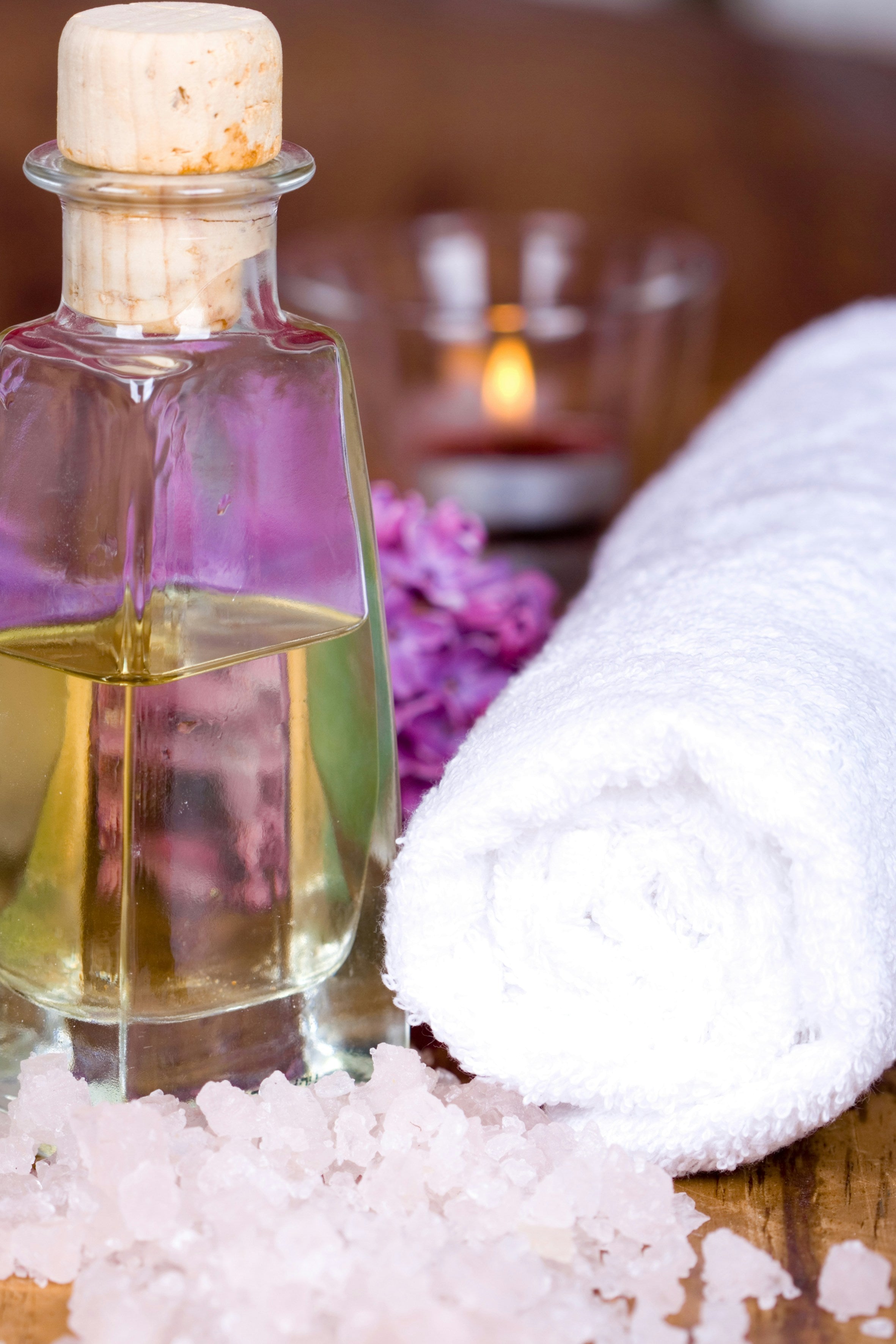 Aromatherapy in Hotel Spas: The Best Essential Oils for Relaxation & D